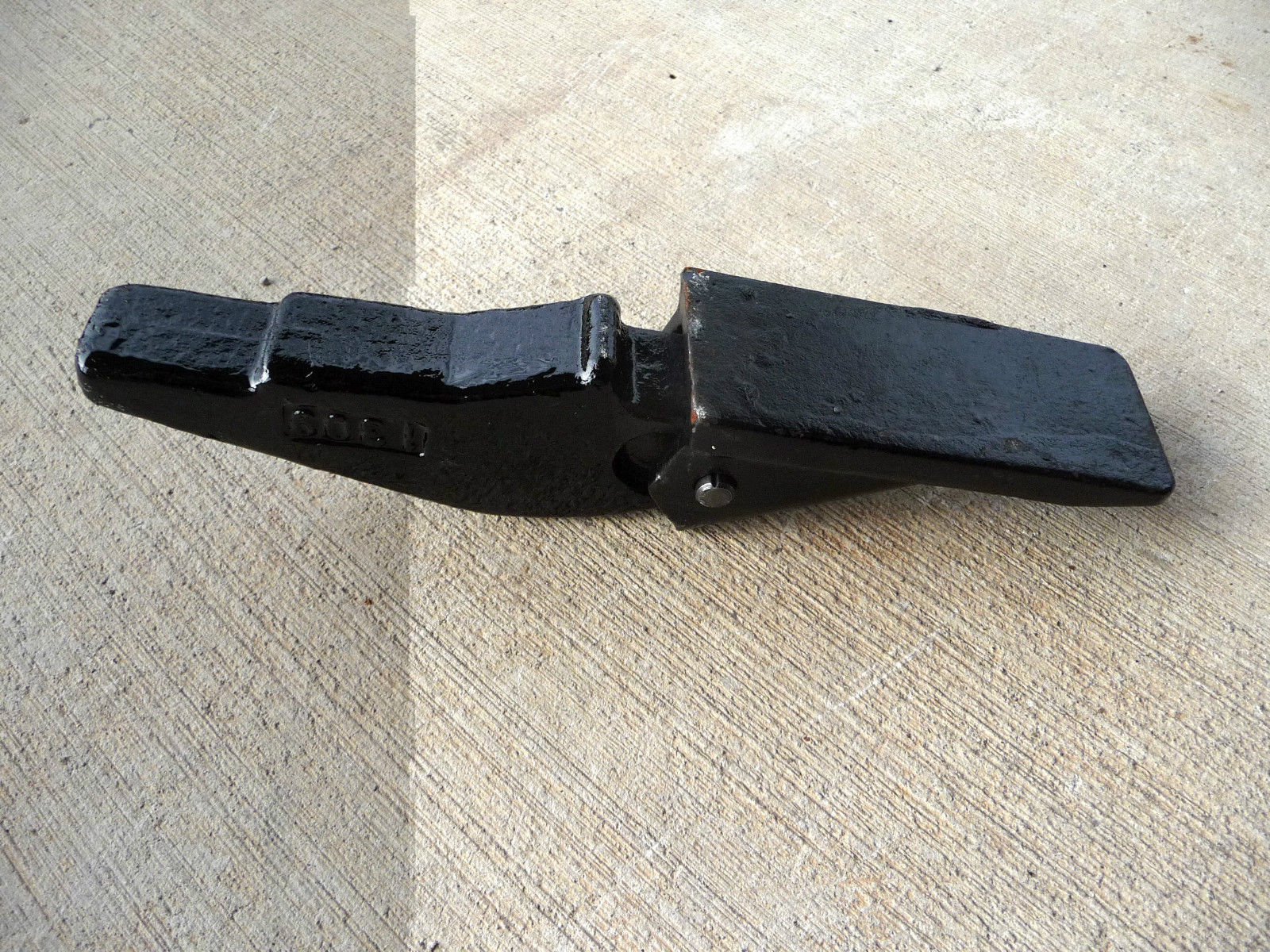 Pengo 20AH Weld On Cast Bucket Tooth Assembly – Skid Steer Attachment Depot