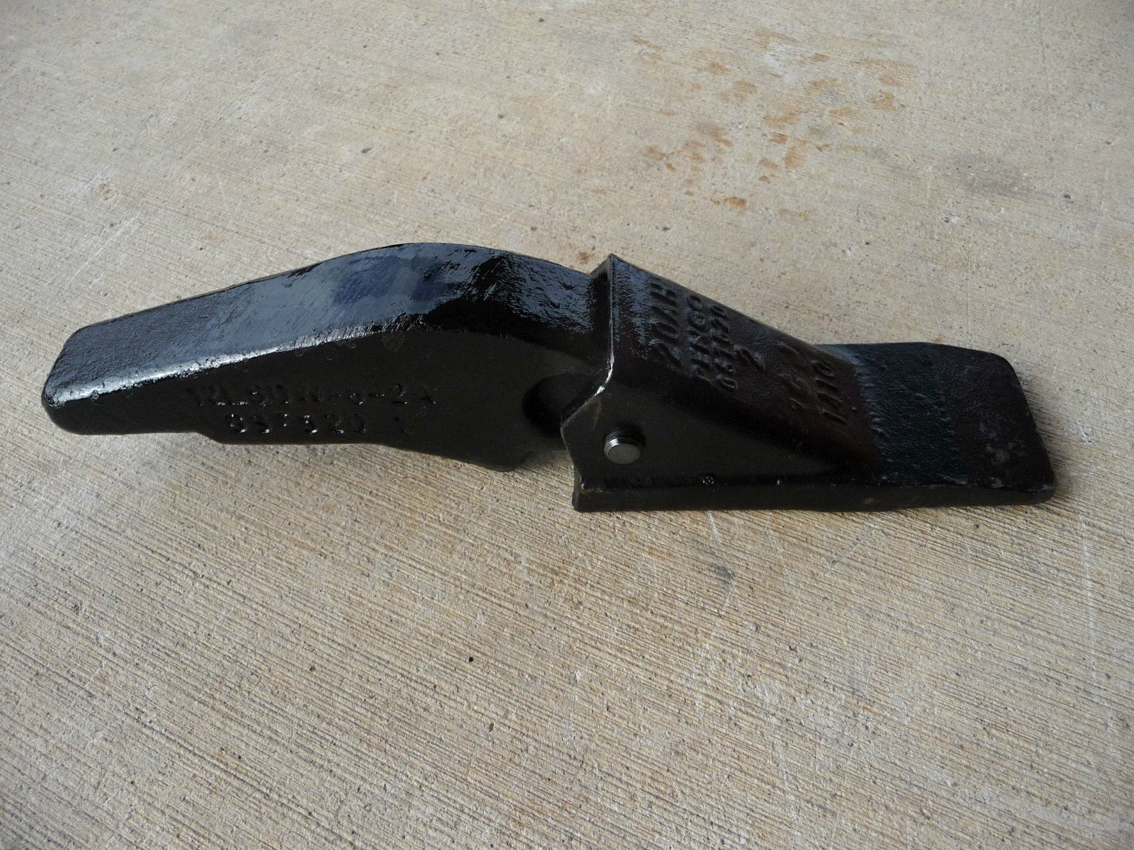 Pengo 20AH Weld On Cast Bucket Tooth Assembly – Skid Steer Attachment Depot