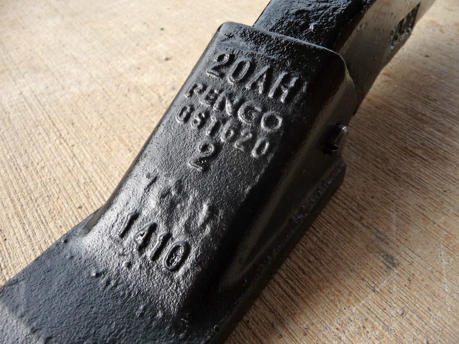 Pengo 20AH Weld On Cast Bucket Tooth Assembly – Skid Steer Attachment Depot