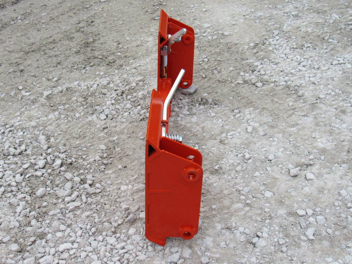 Kubota LA350 LA401 LA452 to Skid Steer Quick Attach Adapter 832810 ...