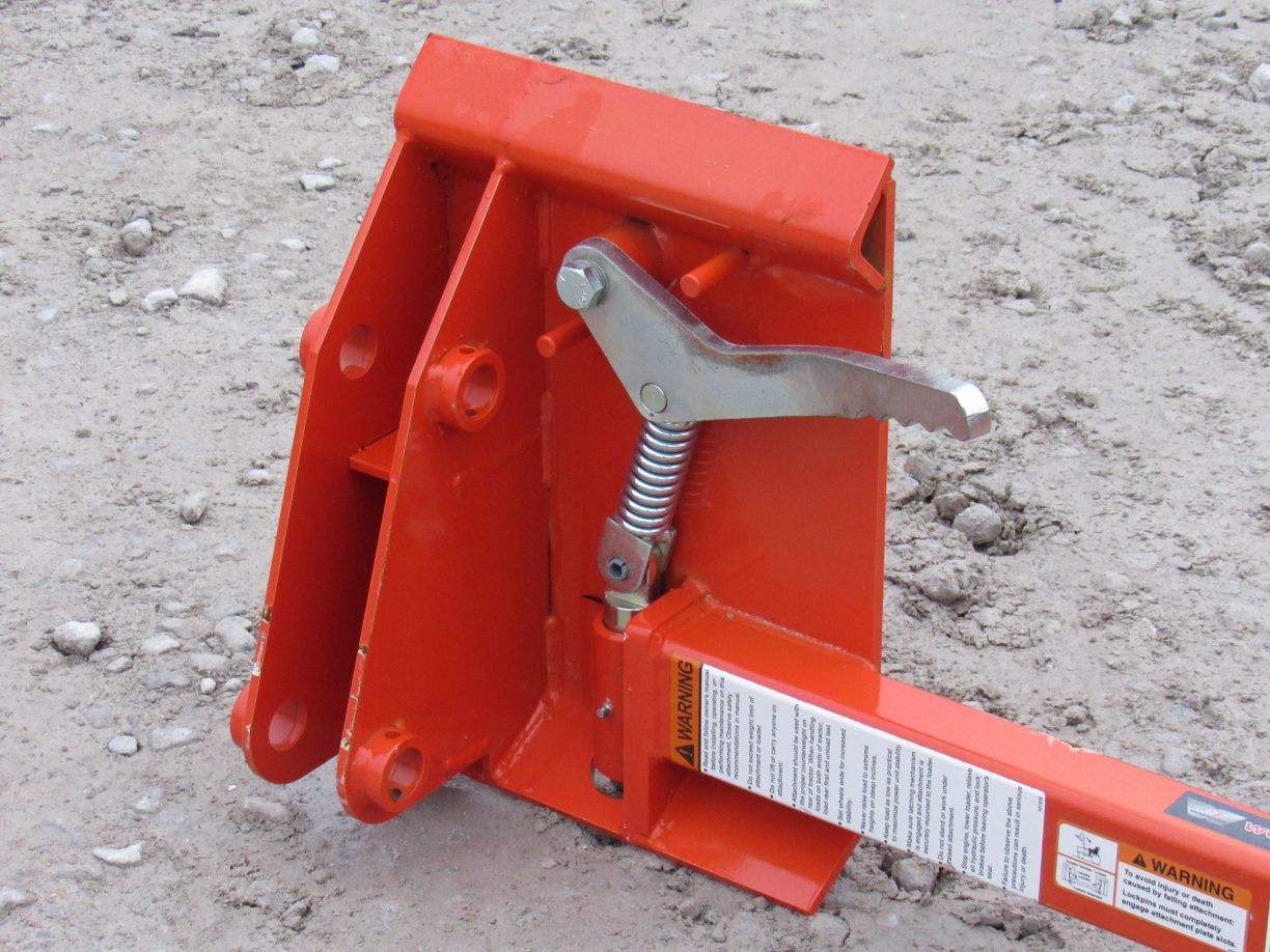 Kubota LA852 Tractor Loader to Skid Steer Quick Attach Adapter 832915 ...