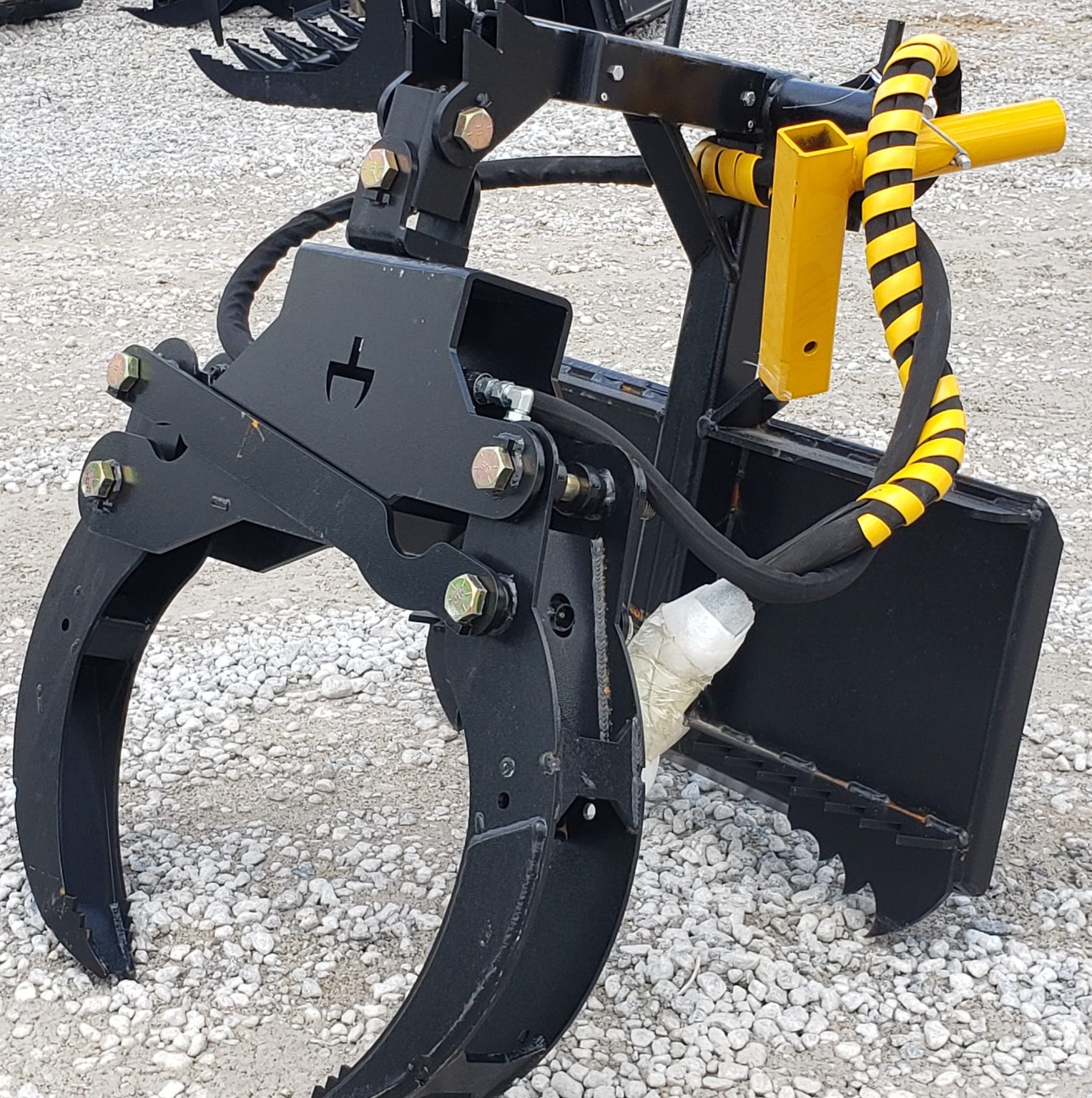 Branch Manager Log Grapple Attachment Fits Bobcat MT Mounting System ...