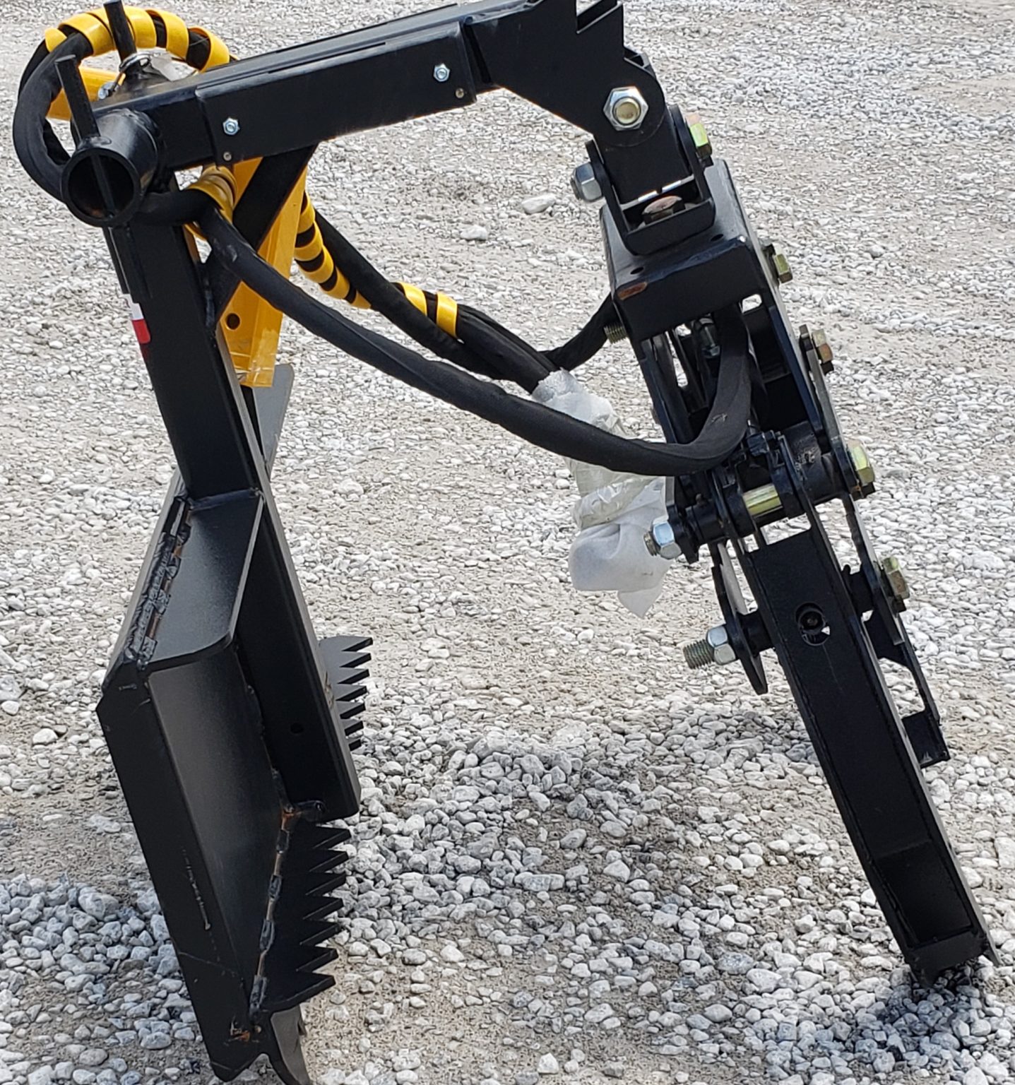 Branch Manager Log Grapple Attachment Fits Bobcat MT Mounting System ...