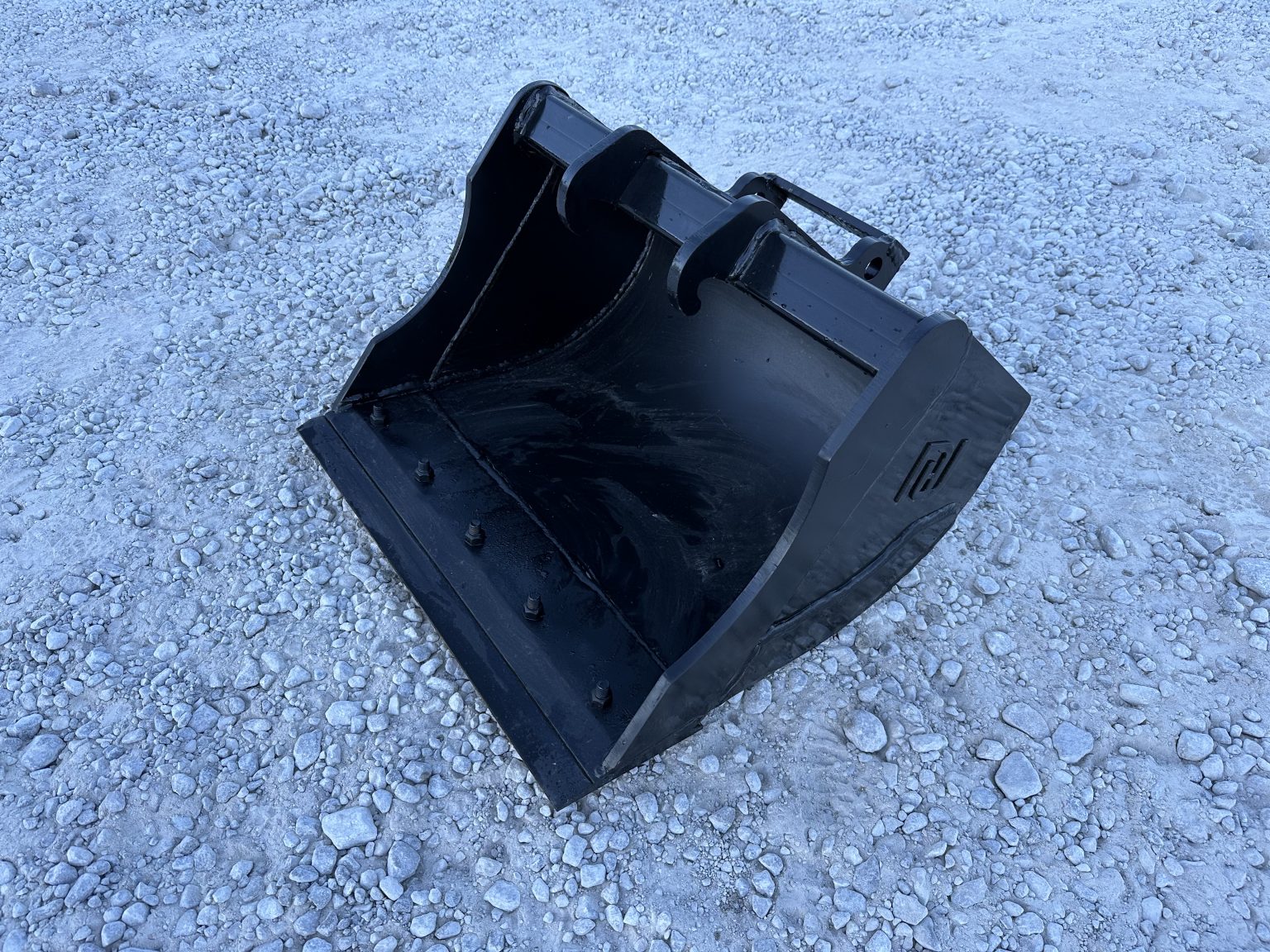 30″ Smooth Ditching Bucket with BOE Fits 6k to 10k Bobcat Mini ...