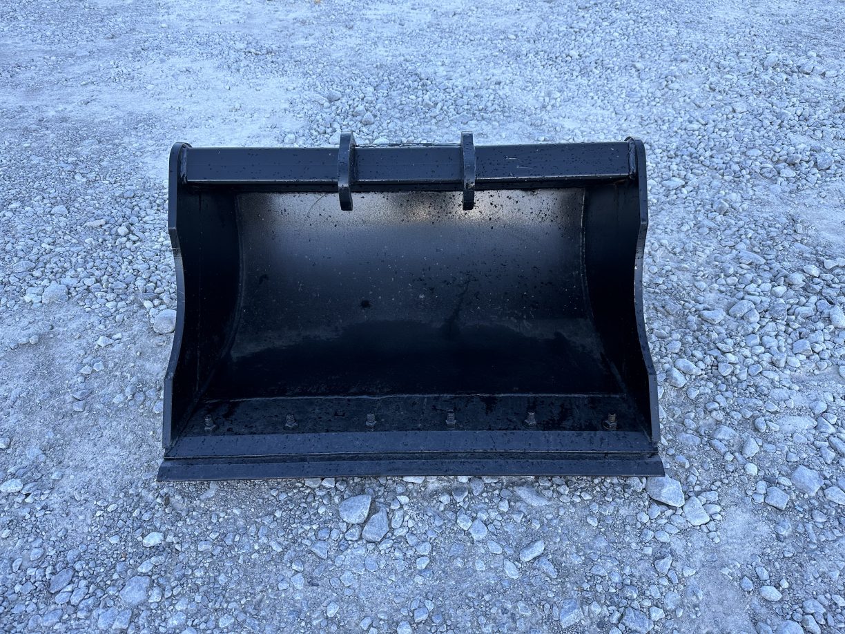 36″ Smooth Ditching Bucket with BOE Fits 6k to 10k Bobcat Mini ...