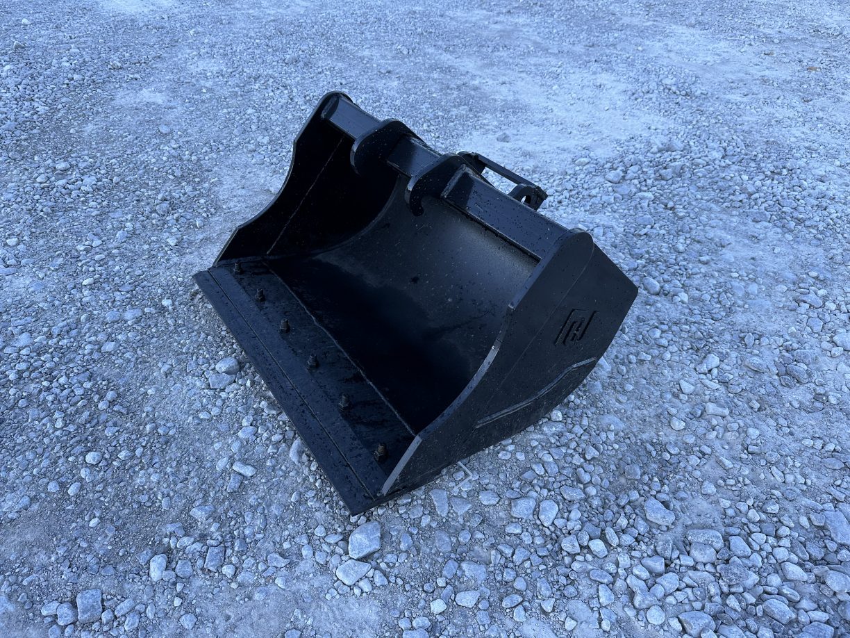 36″ Smooth Ditching Bucket with BOE Fits 6k to 10k Bobcat Mini ...