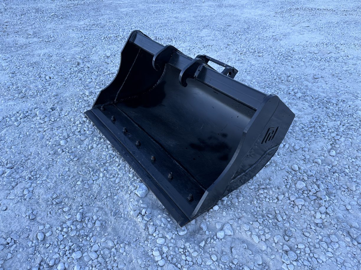 42″ Smooth Ditching Bucket with BOE Fits 6k to 10k Bobcat Mini ...
