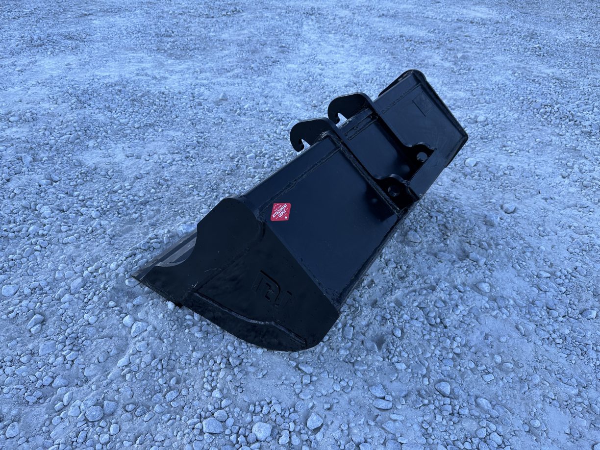 42″ Smooth Ditching Bucket with BOE Fits 6k to 10k Bobcat Mini ...