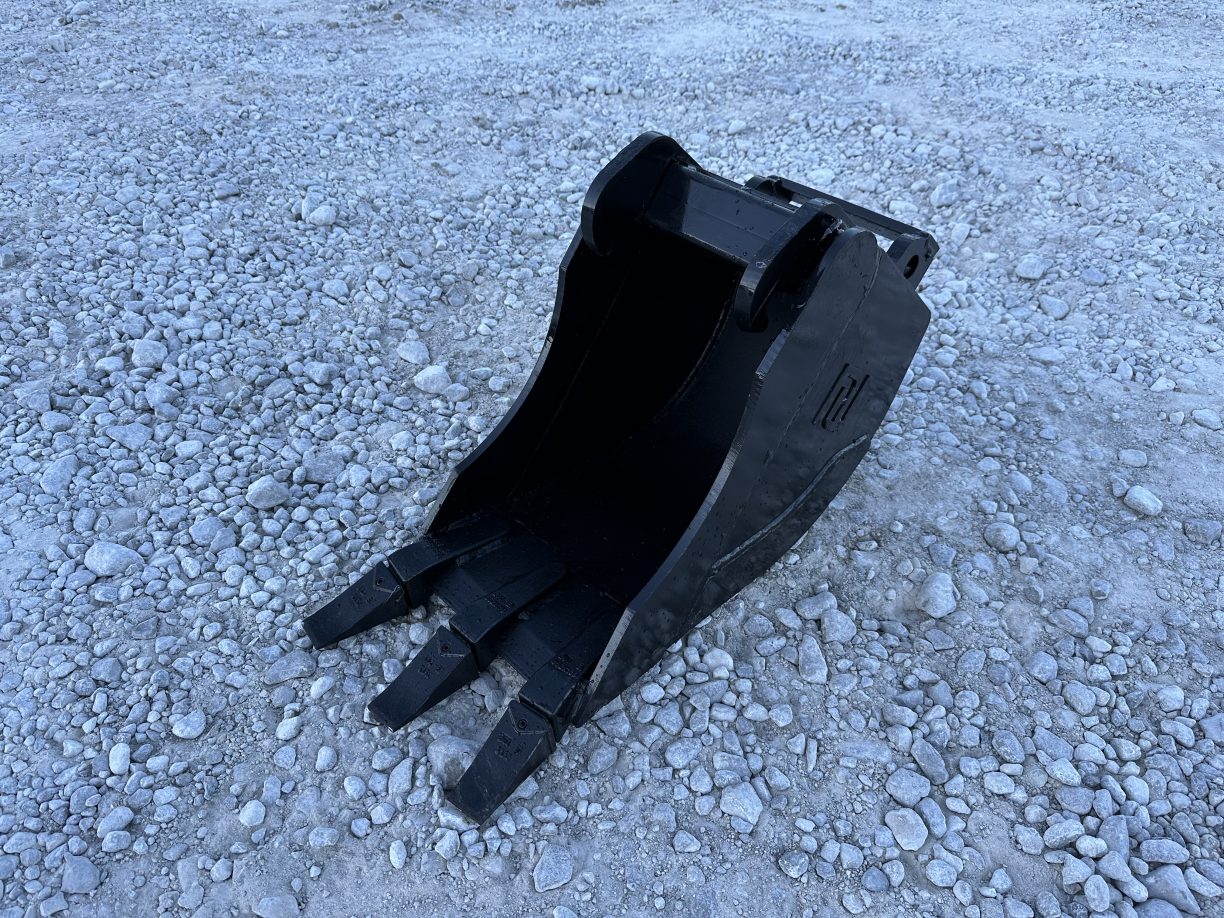 13″ Tooth Excavator Bucket Fits Bobcat Quick X Change for 6,000 ...