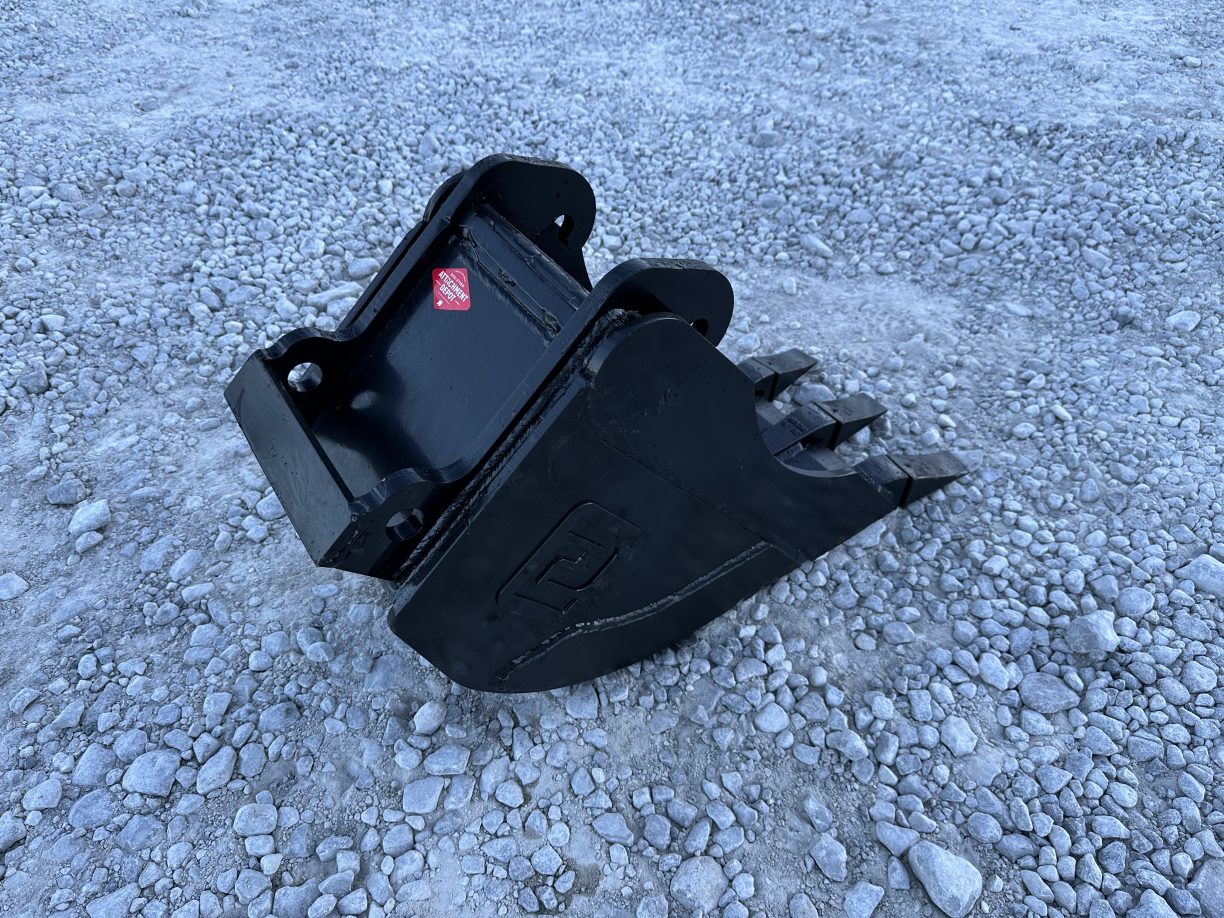 13″ Tooth Excavator Bucket Fits Bobcat Quick X Change for 6,000 ...