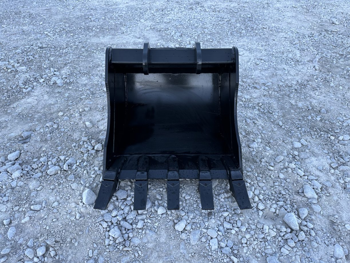 24″ Tooth Excavator Bucket Fits Bobcat Quick X Change for 6,000 ...