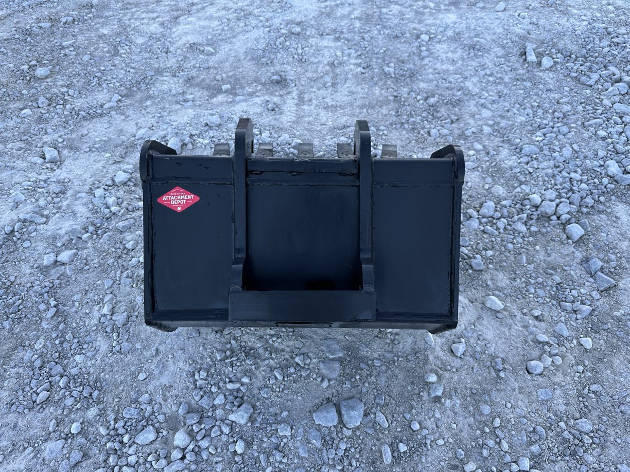 24″ Tooth Excavator Bucket Fits Bobcat Quick X Change for 6,000 ...