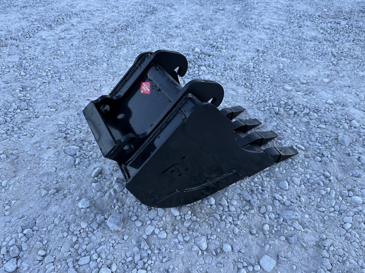 16″ Tooth Excavator Bucket Fits Bobcat Quick X Change for 6,000 ...