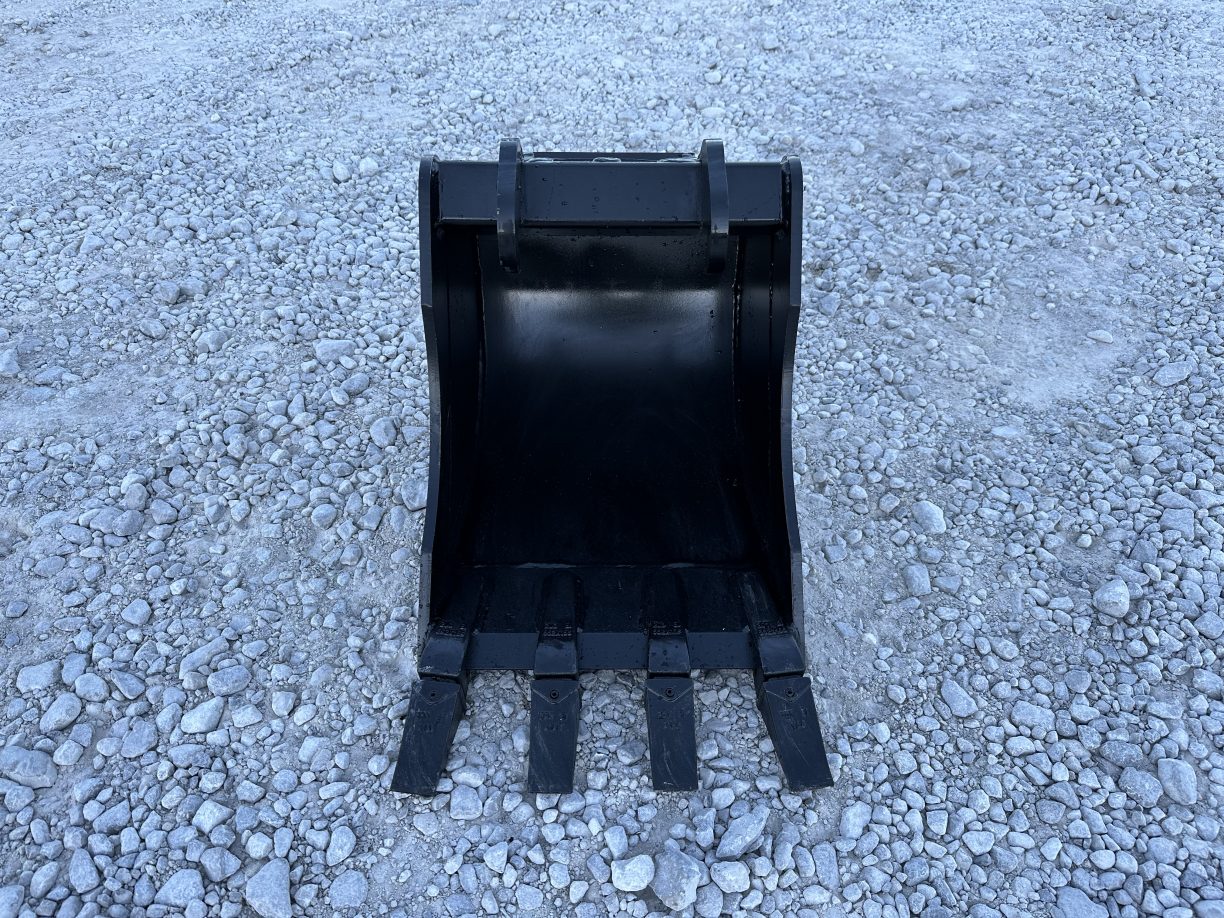 18″ Tooth Excavator Bucket Fits Bobcat Quick X Change for 6,000 ...