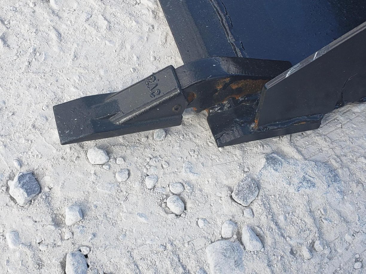 42″ Low Profile Tooth Bucket Fits Mini Skid Steer – Skid Steer ...