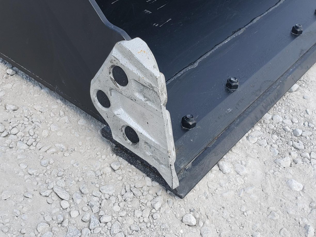 80″ Severe Duty Low Profile Smooth Bucket with Bolt on Edge and Side ...