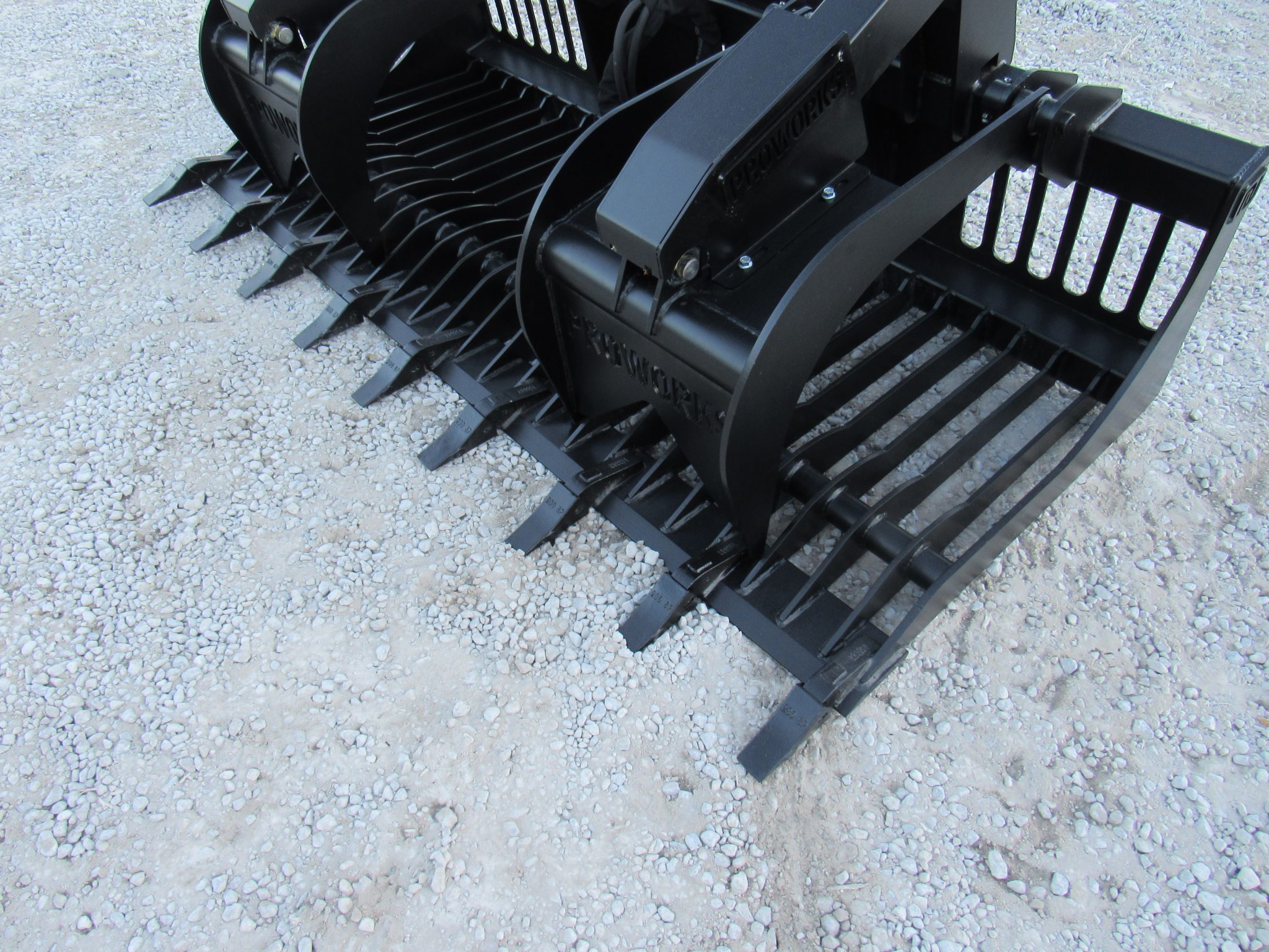 84″ Severe Duty Rock Bucket Grapple with Teeth Fits Euro Global Quicke ...