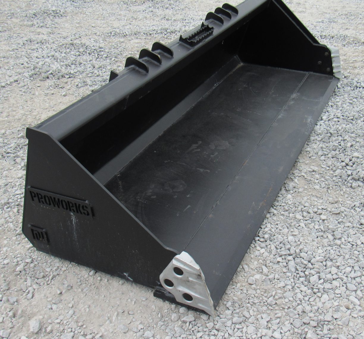 84″ Severe Heavy Duty Low Profile Smooth Bucket with Side Cutters ...