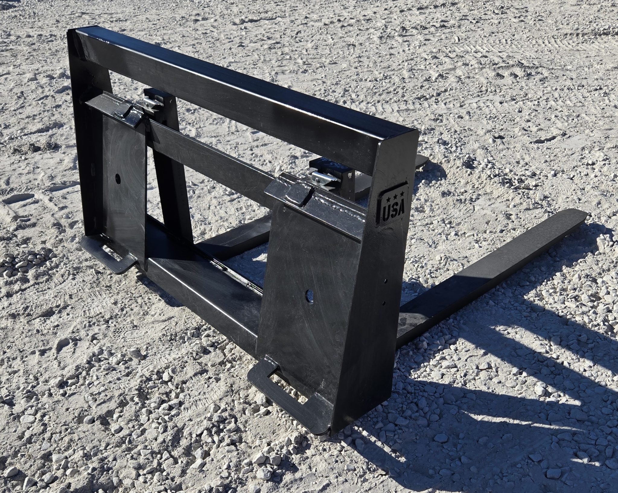 Low Guard Pallet Fork Frame with 48″ 4,000 Pound Pallet Forks – Black ...