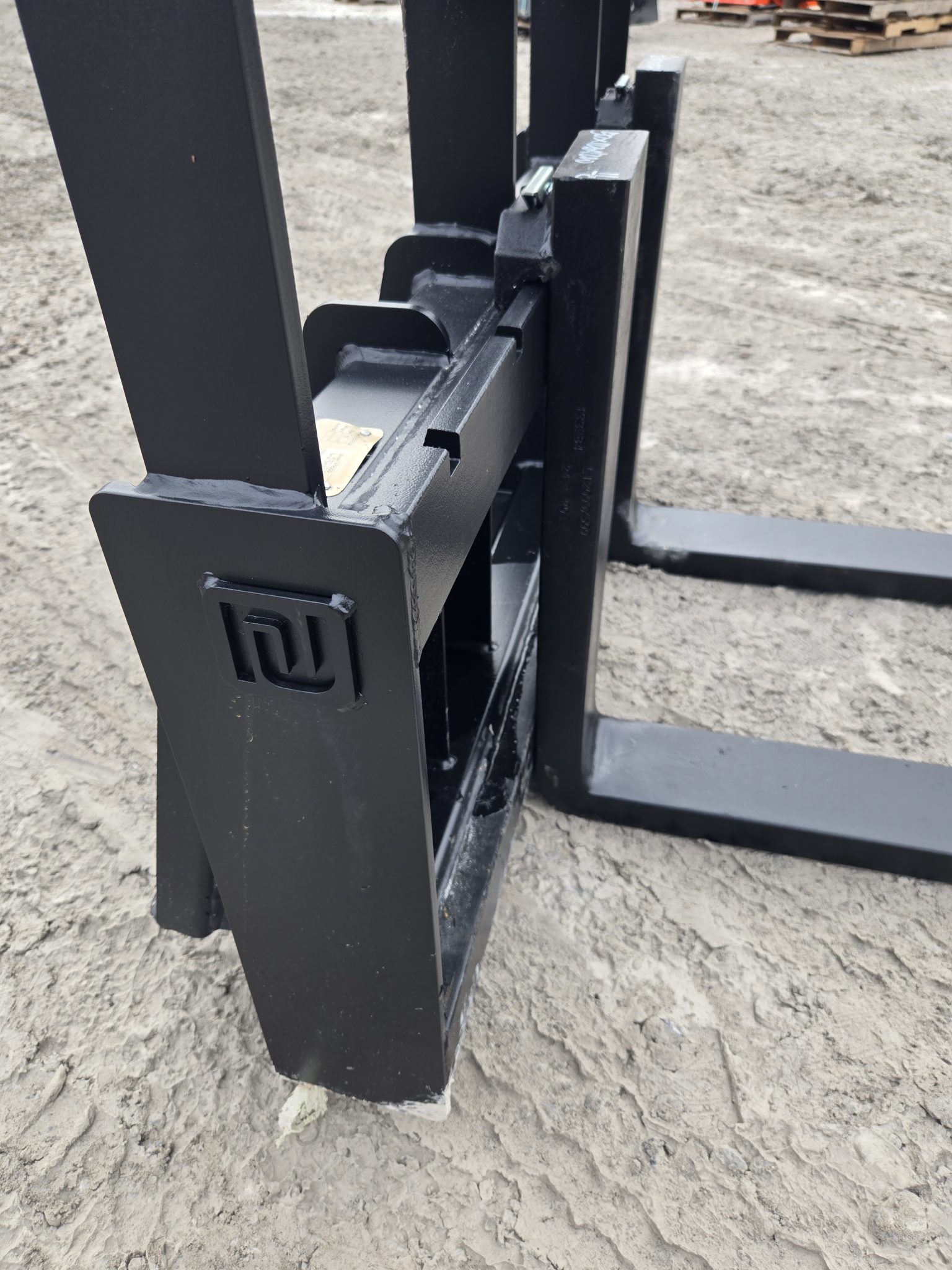 Class III Severe Duty Pallet Fork Frame with 48″ 8000 Pound Pallet ...