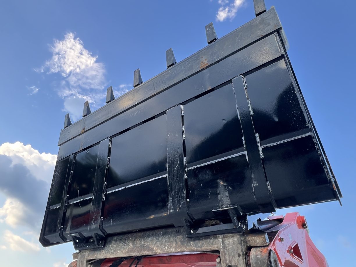 XHD 73″ Severe Duty Tooth Bucket with Side Cutters Fits Compact Track ...